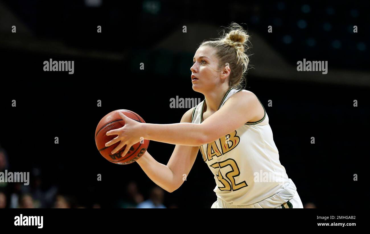 UAB guard Rachael Childress (32) during an NCAA college basketball game ...