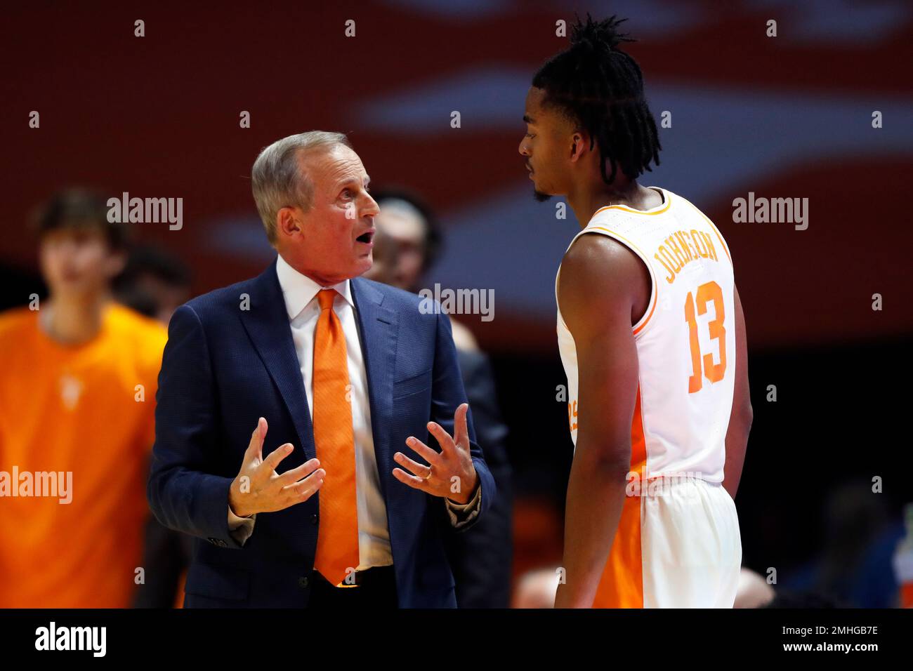 Tennessee head coach Rick Barnes talks with guard Jalen Johnson (13 ...