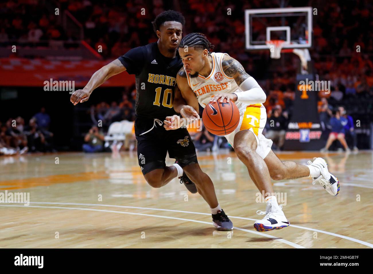 Tennessee guard Lamonte Turner (1) drives against Alabama State guard ...