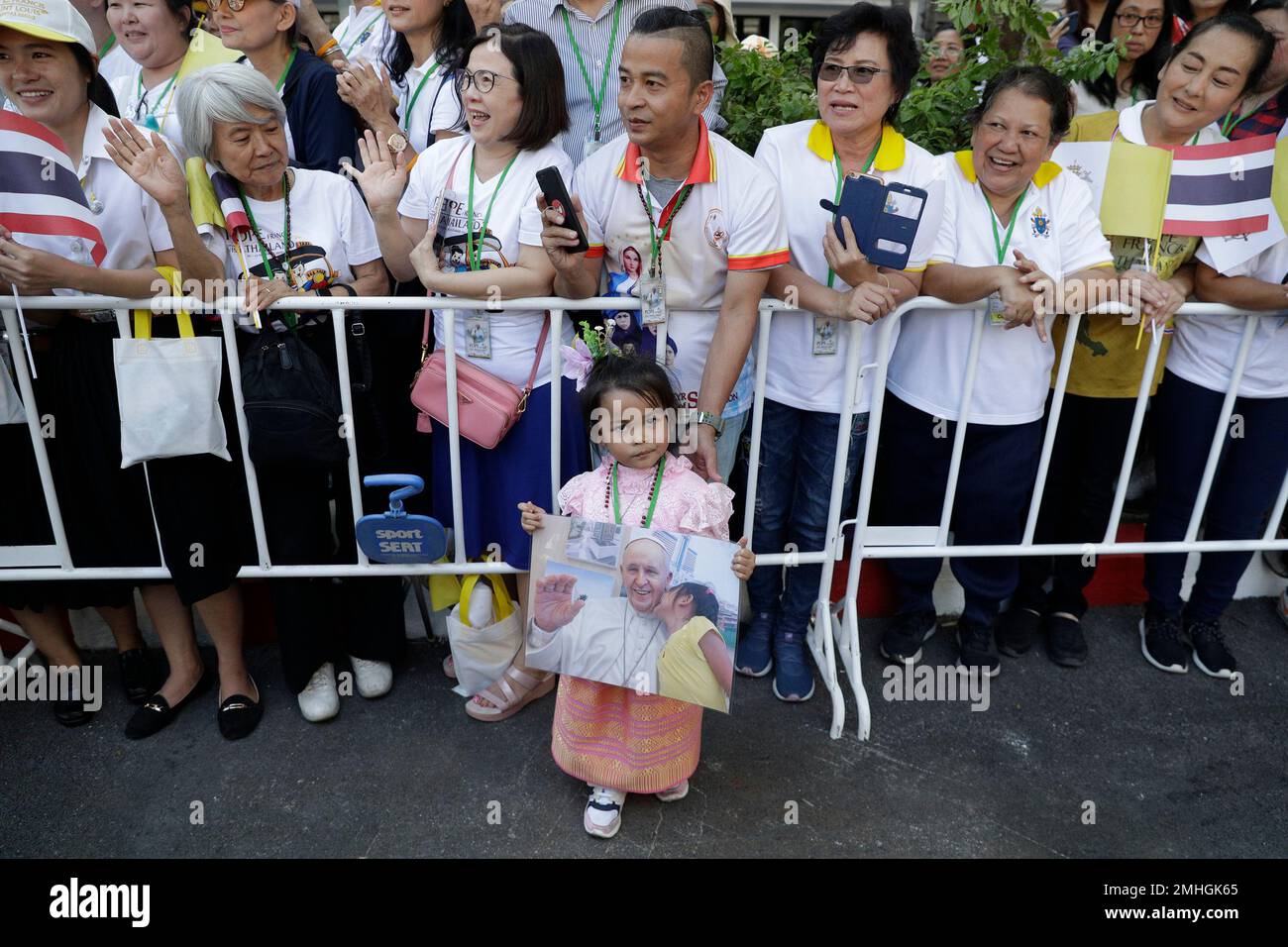 Faithful wait for Pope Francis outside St. Louis Hospital, Thursday ...