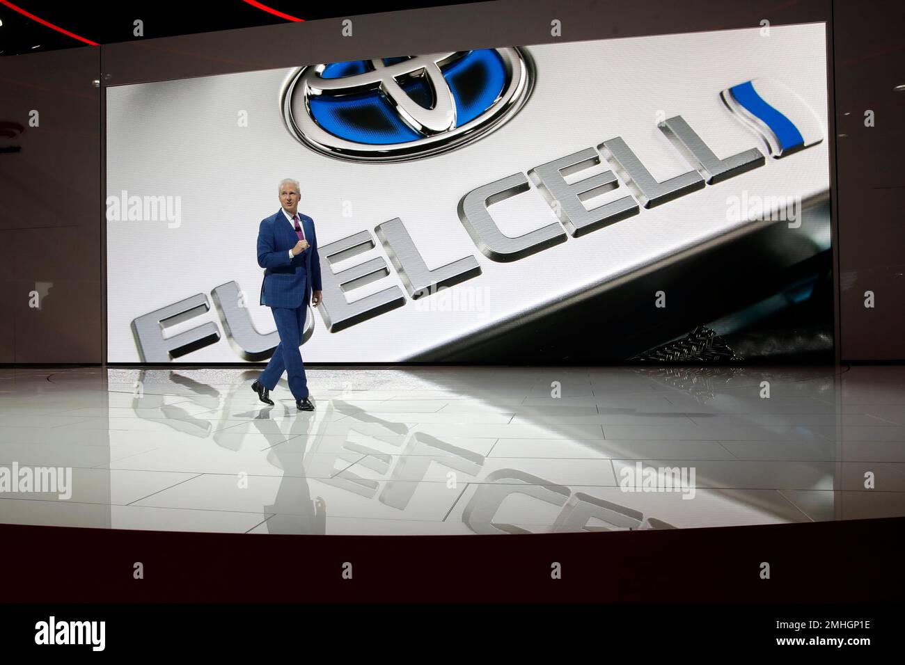 Toyota General Manager Jack Hollis talks about fuel cell technology at ...