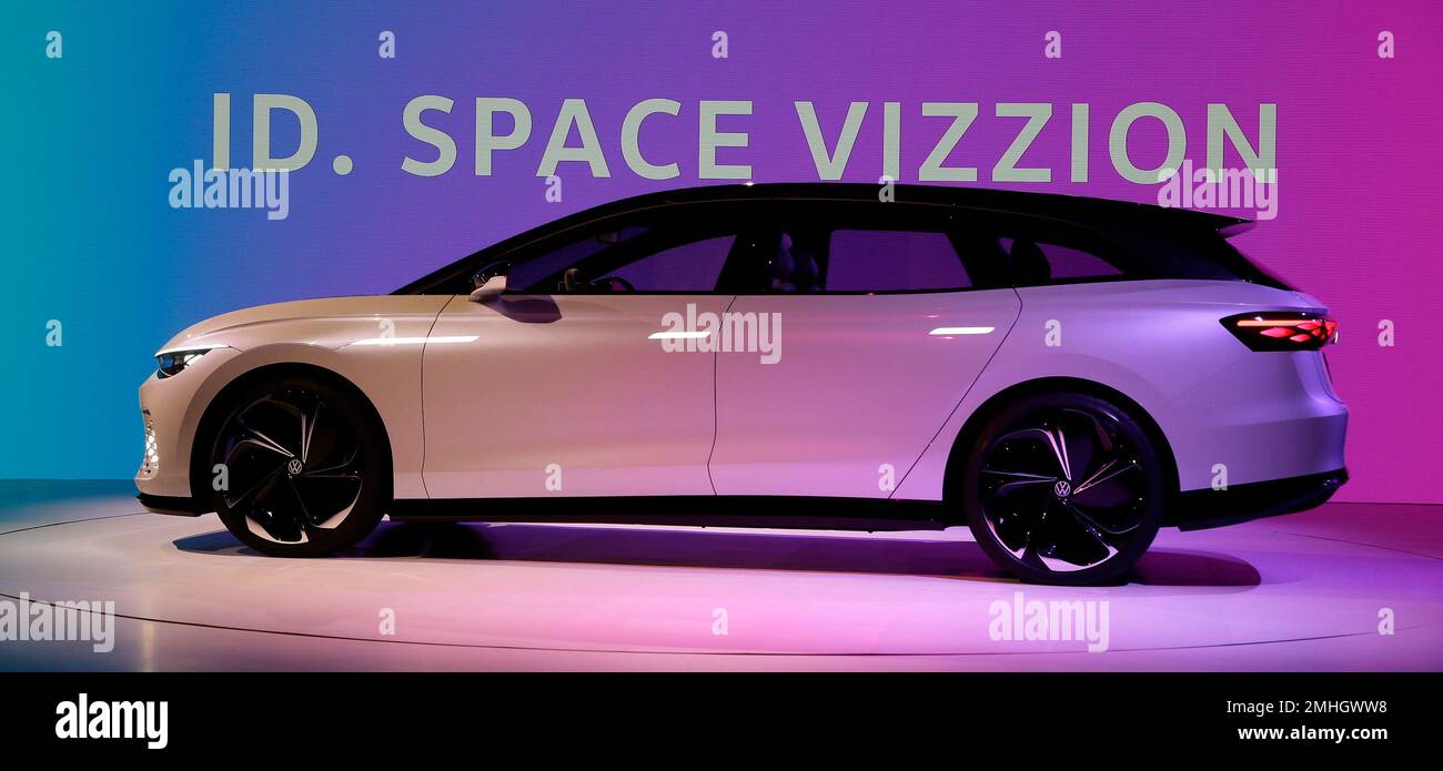 Volkswagen unveils its VW I.D. Space Vizzion autonomous electric ...