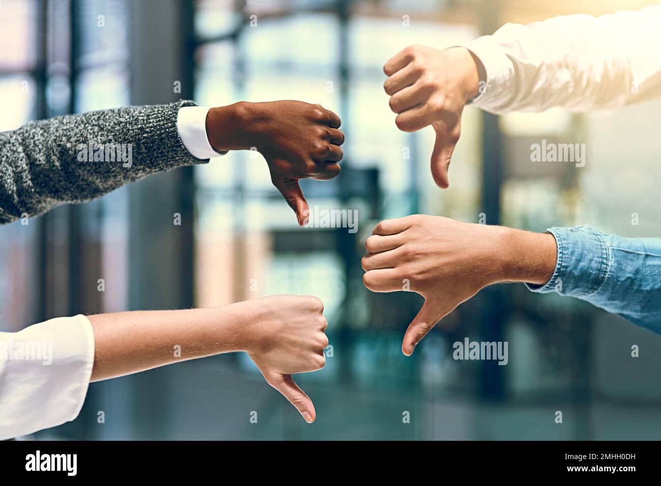 Resounding hi-res stock photography and images - Alamy