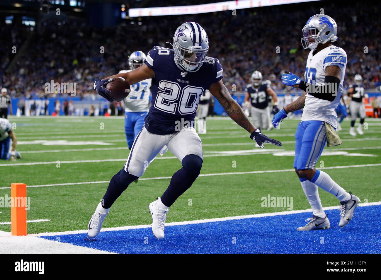 Dallas Cowboys running back Tony Pollard (20) runs in for a touchdown ...
