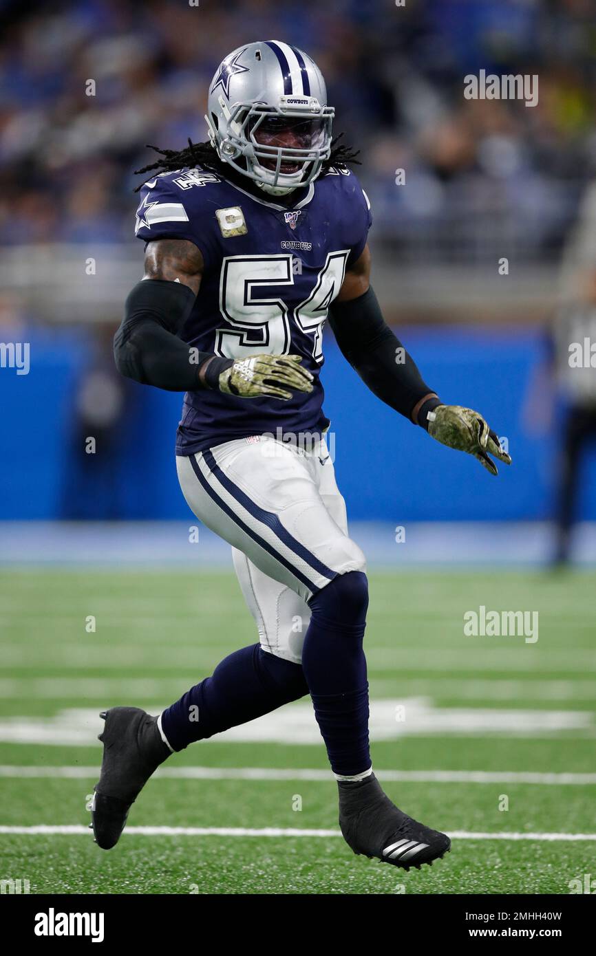 Dallas Cowboys middle linebacker Jaylon Smith (54) runs down the line ...