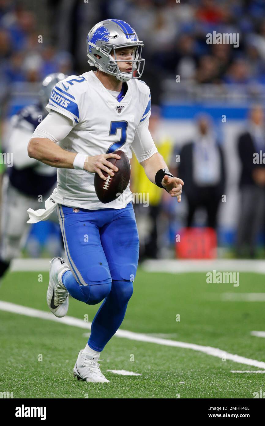 Detroit Lions quarterback Jeff Driskel (2) looks to throw a pass ...