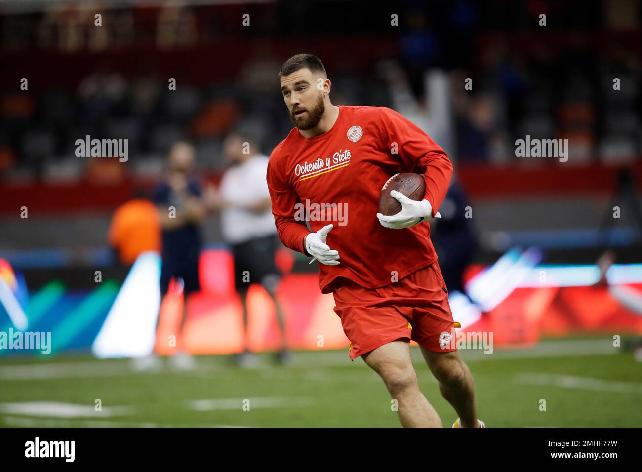 Kansas City Chiefs tight end Travis Kelce before an NFL football game ...