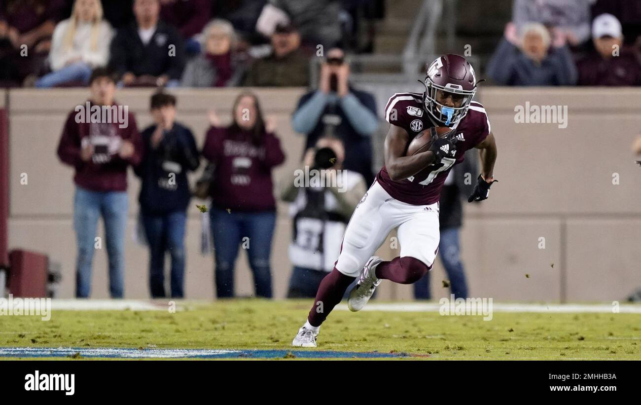 Texas A&M wide receiver Ainias Smith (17) returns a kick against South ...