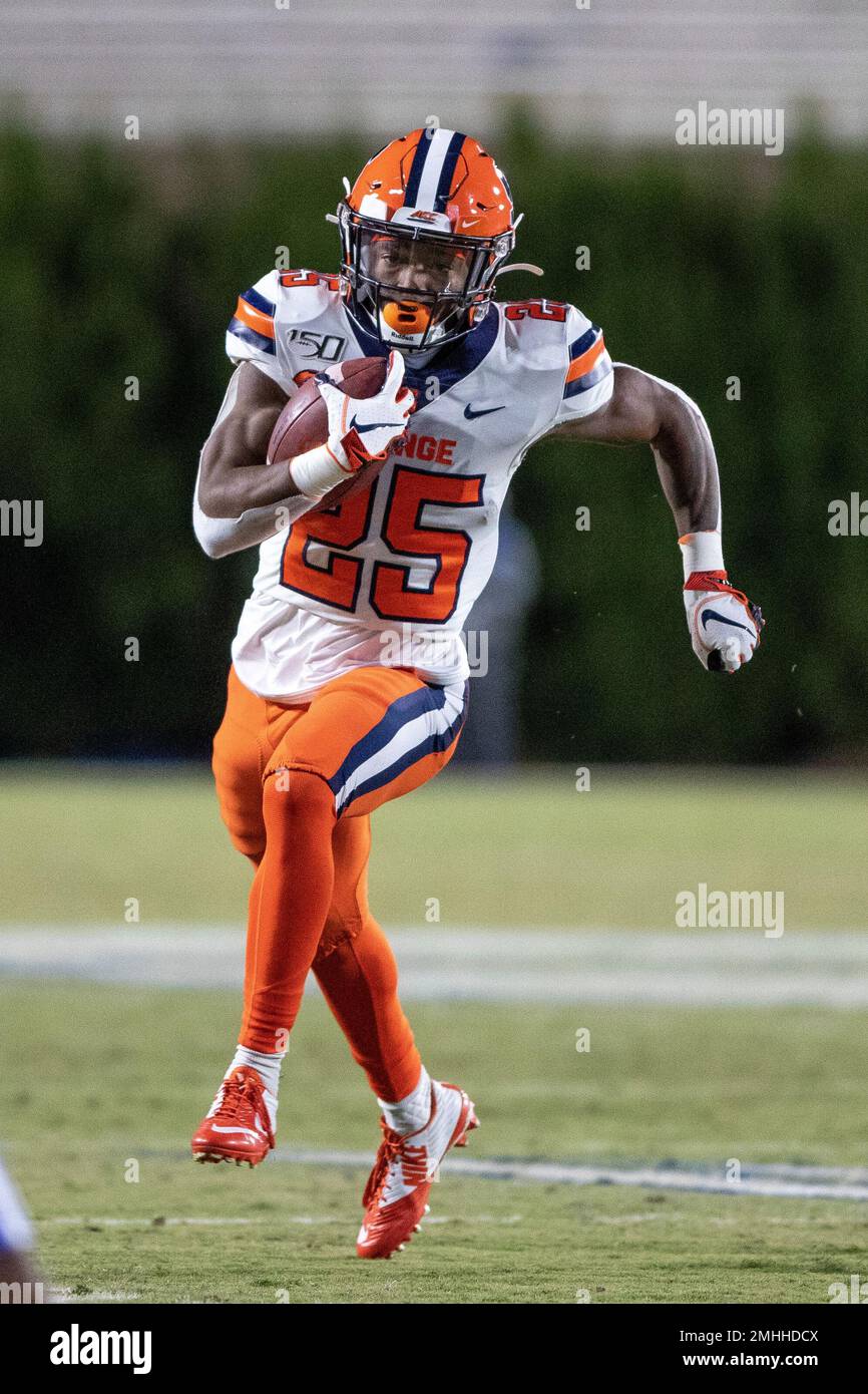 Syracuse's Jawhar Jordan (25) carries the ball during an NCAA college ...