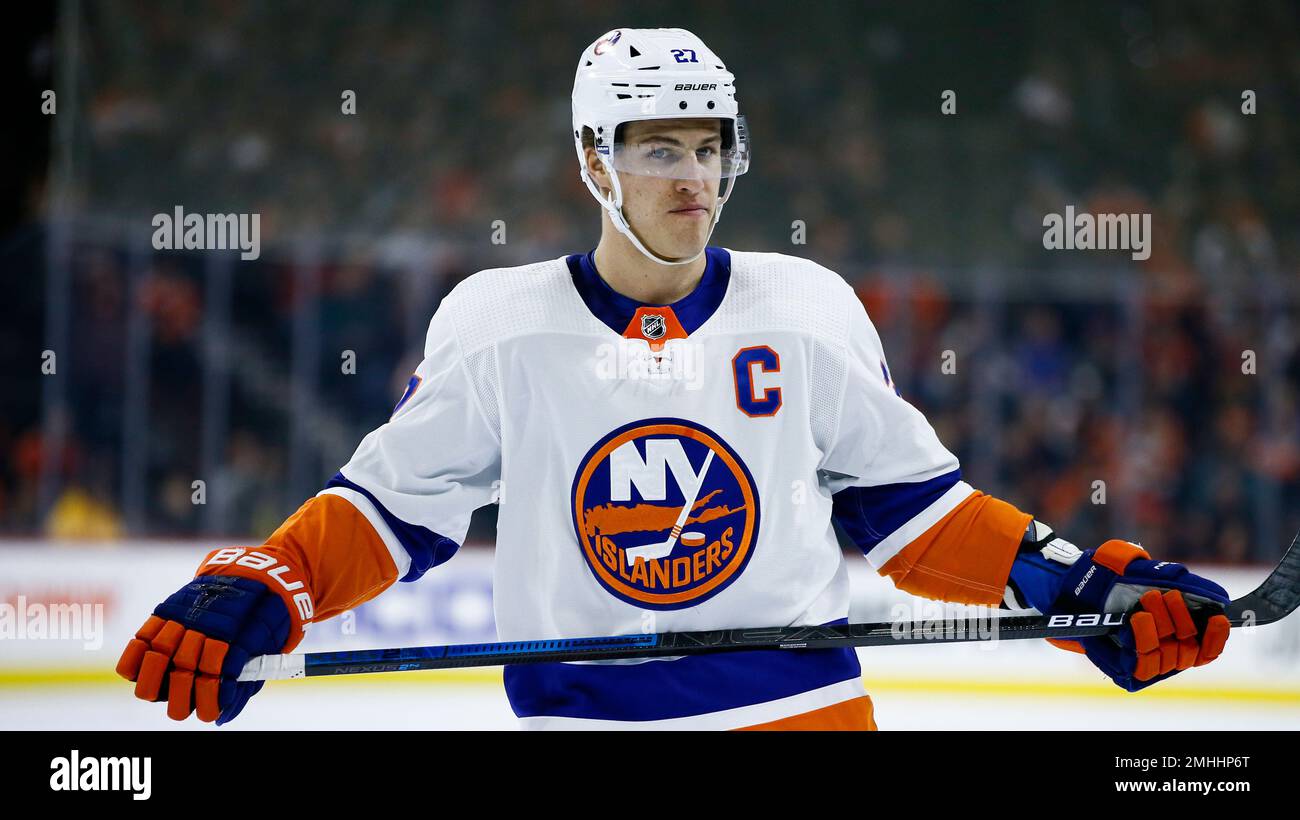 New York Islanders' Anders Lee plays during an NHL hockey game against ...