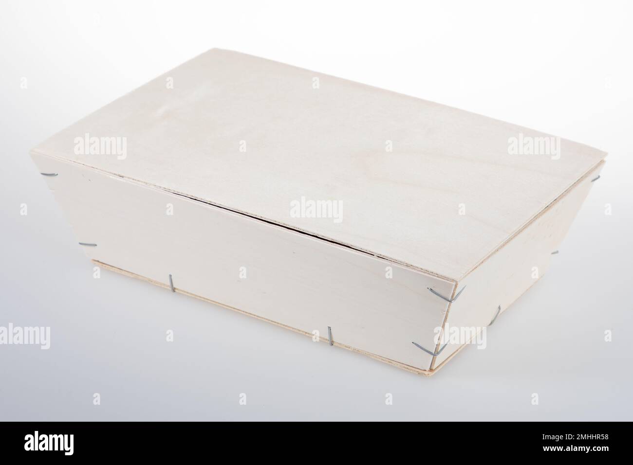 empty box crate closed for fruits in wooden packaging Stock Photo - Alamy
