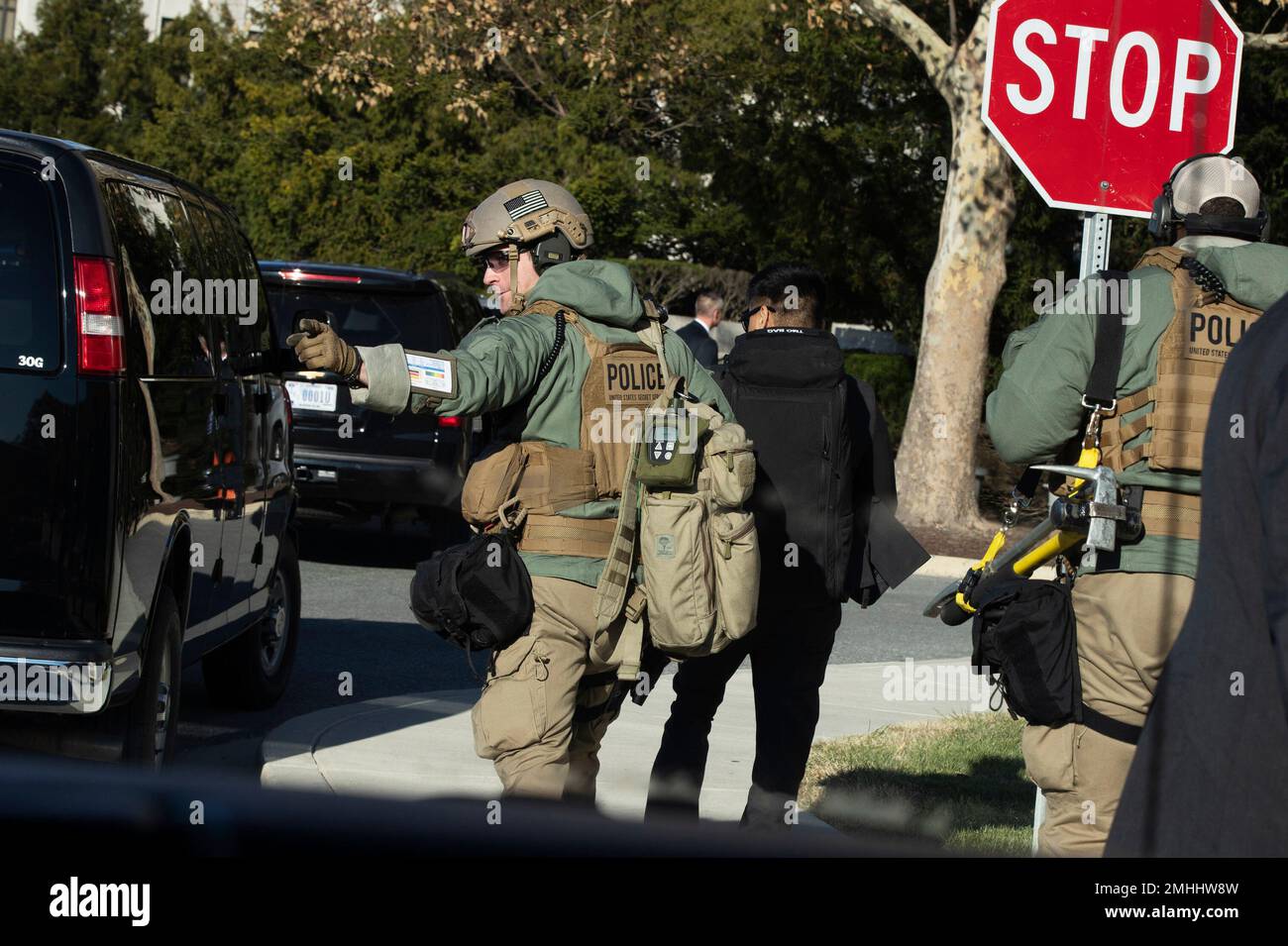 Members of the U.S. Secret Service' Hazardous Agent Mitigation and ...