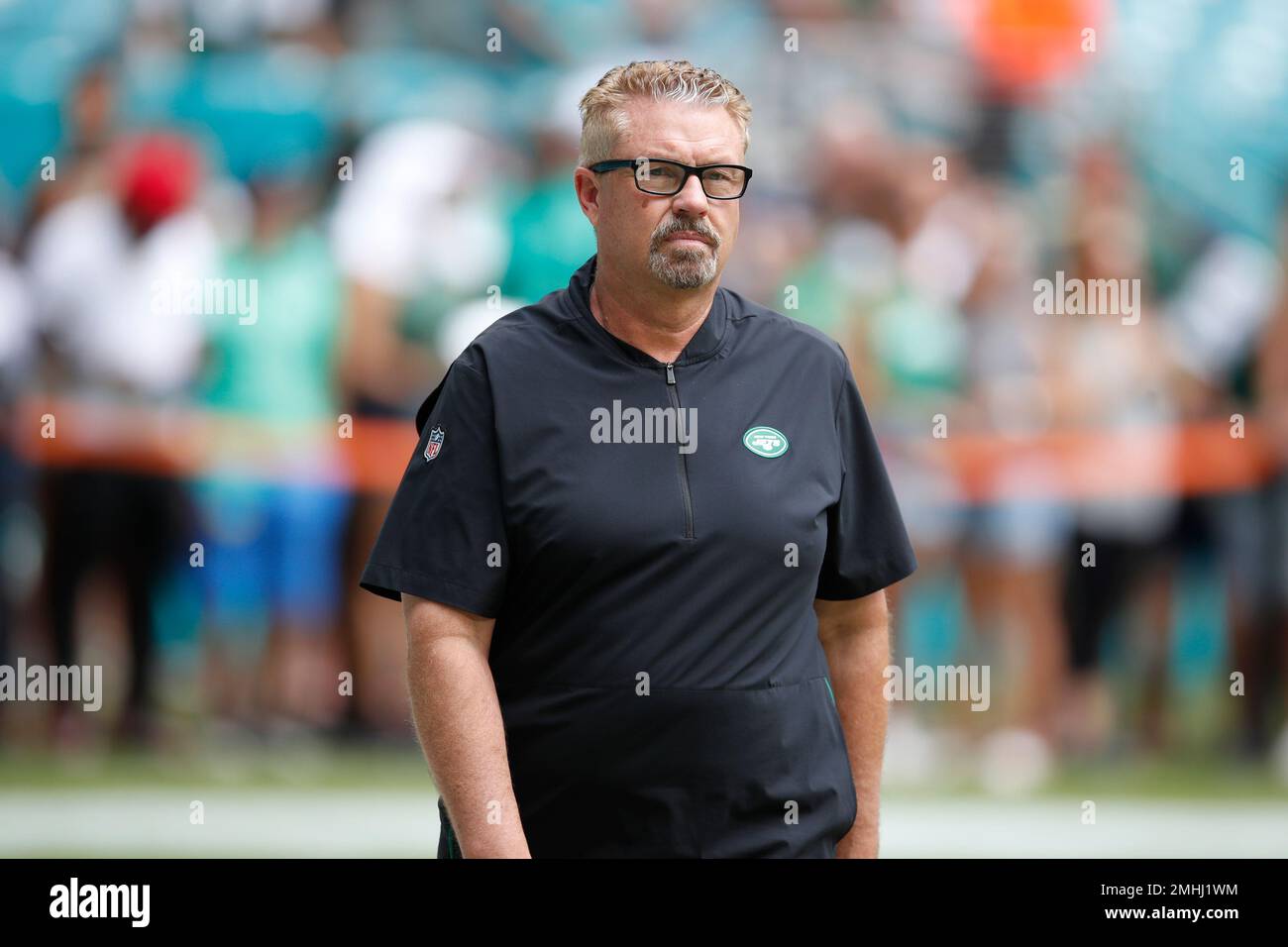New York Jets defensive coordinator Gregg Williams looks on before an ...