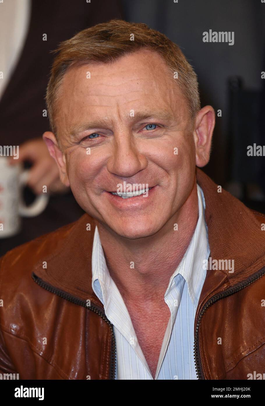 Daniel Craig attends the "Knives Out" photo call at the Four Seasons ...
