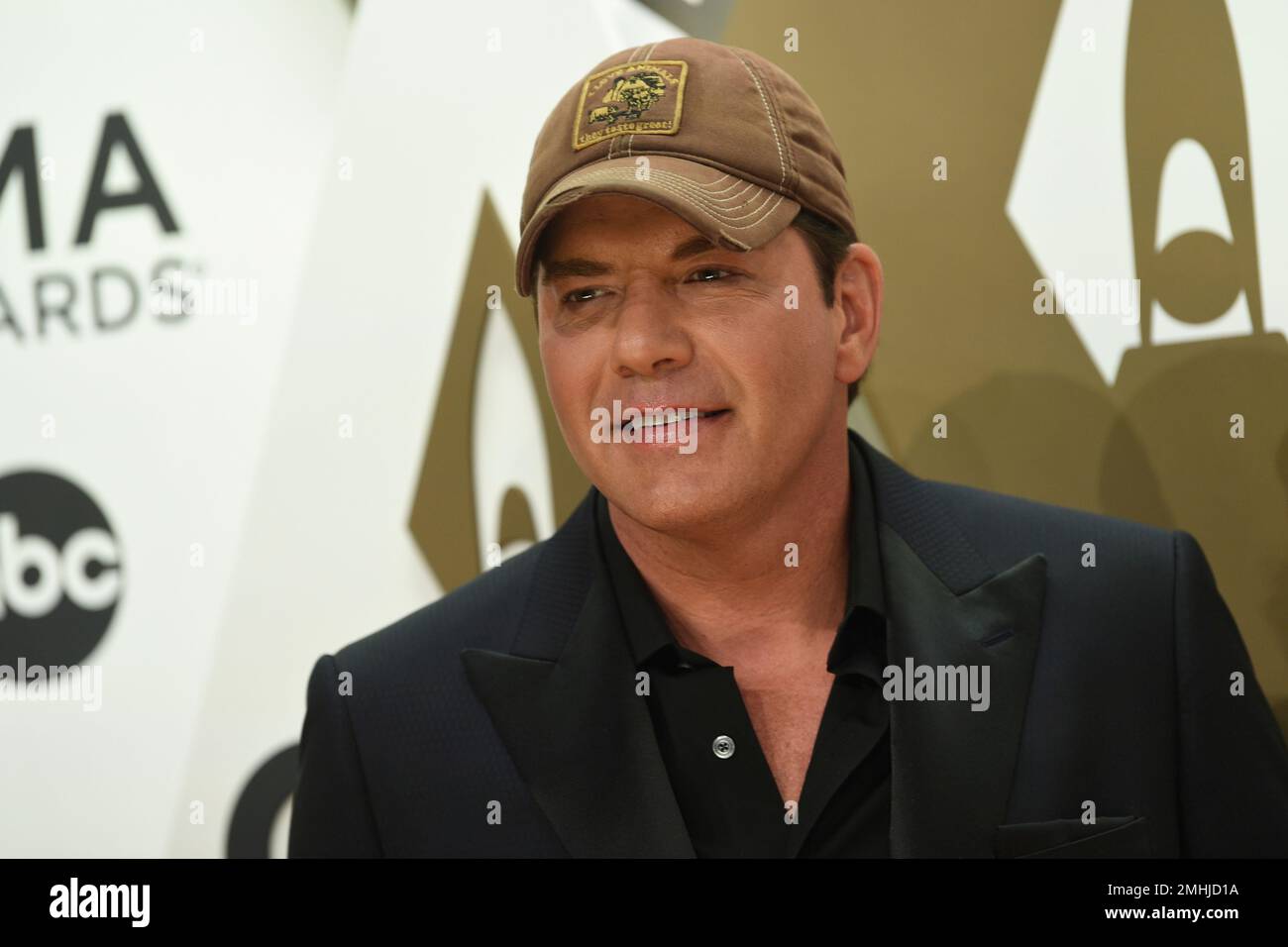 Rodney Atkins arrives at the 53rd annual CMA Awards at Bridgestone ...
