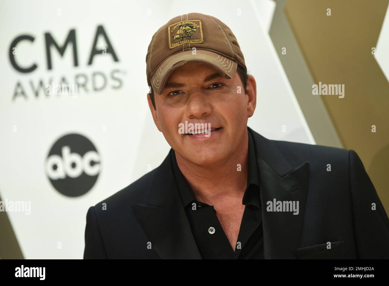 Rodney Atkins arrives at the 53rd annual CMA Awards at Bridgestone ...