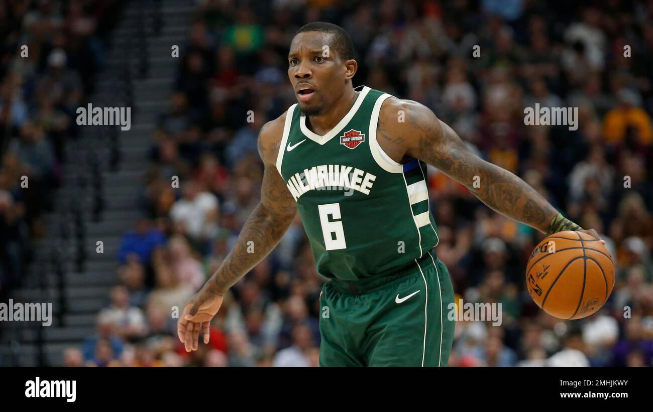 Milwaukee Bucks guard Eric Bledsoe (6) brings the ball up court In the ...