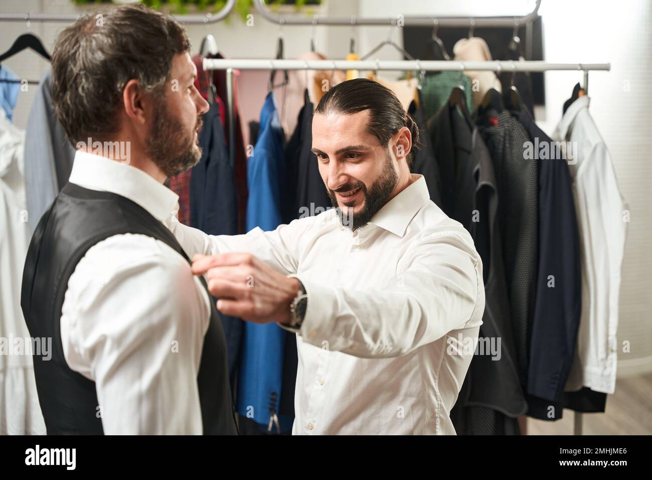 Chest measurement hi-res stock photography and images - Alamy