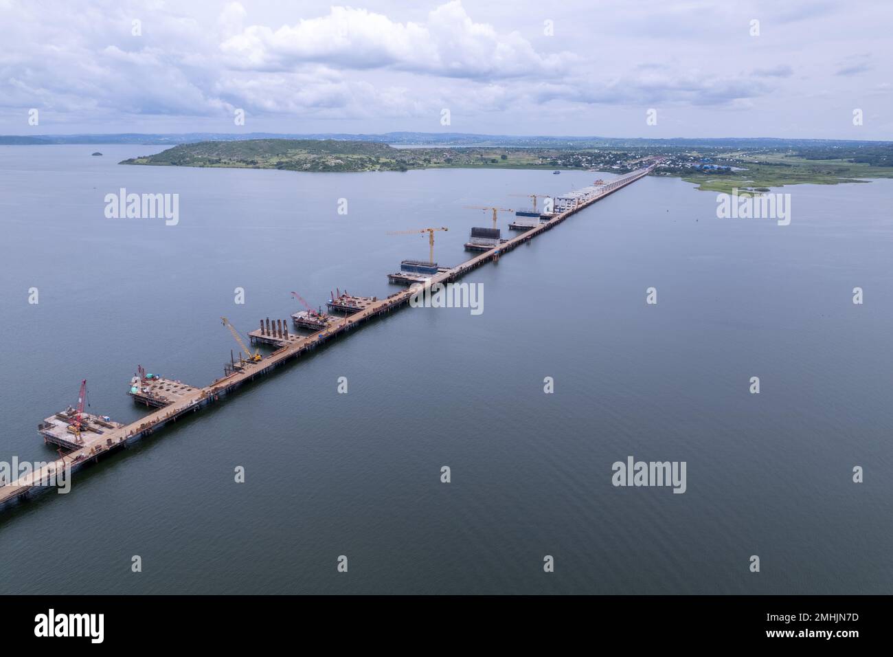 Magufuli bridge building progress. Kigongo–Busisi, Mwanza Gulf crossing ...