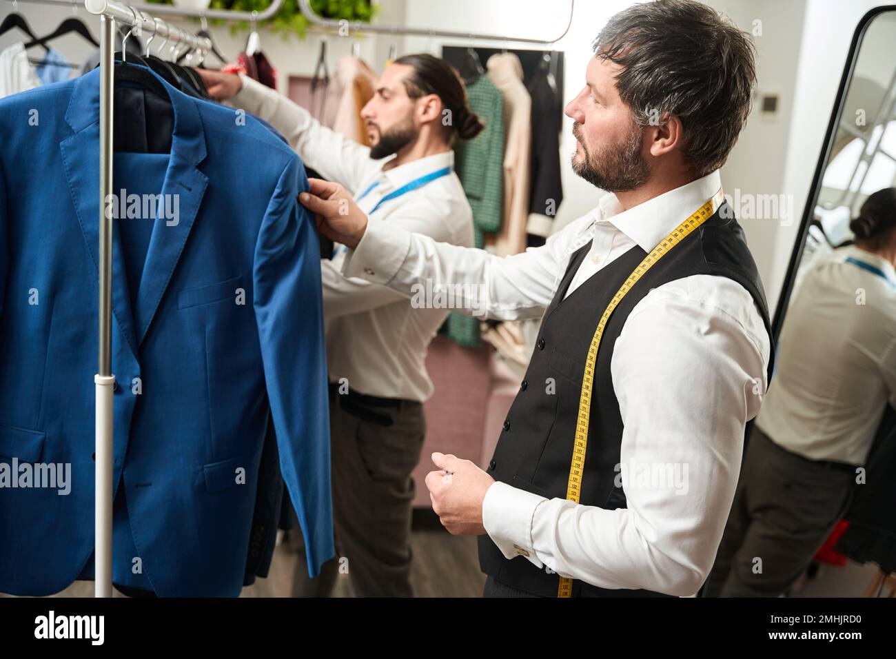 Clothing stylists hi-res stock photography and images - Alamy