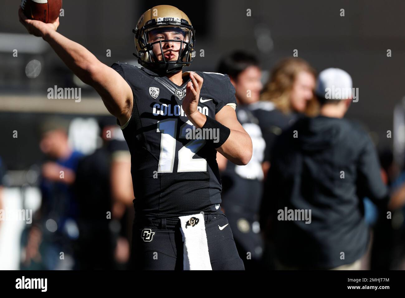 Colorado Buffaloes quarterback Steven Montez (12) warms up before an ...