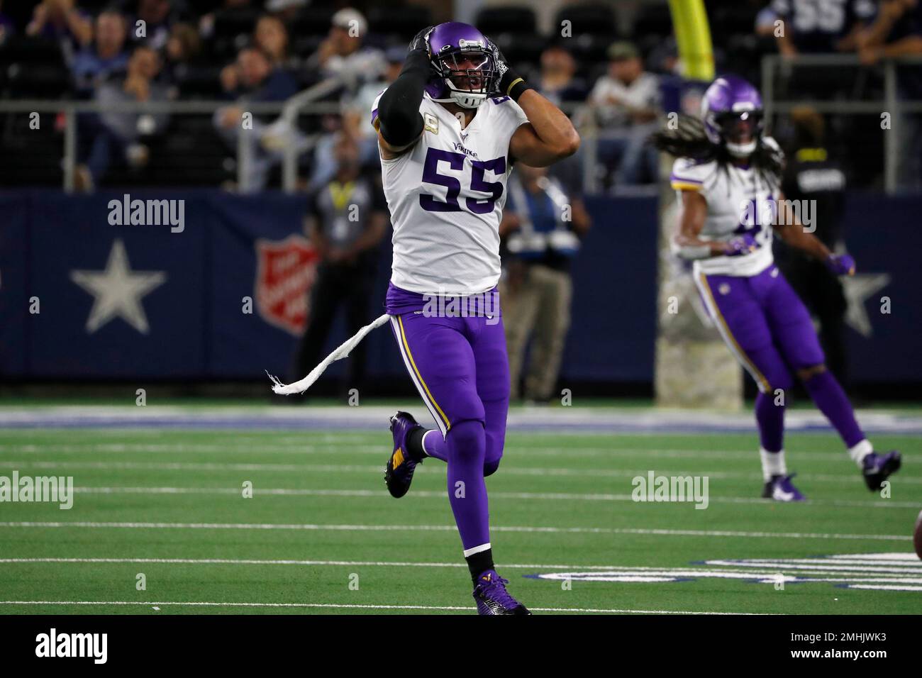 Minnesota Vikings linebacker Anthony Barr reacts after a play during ...