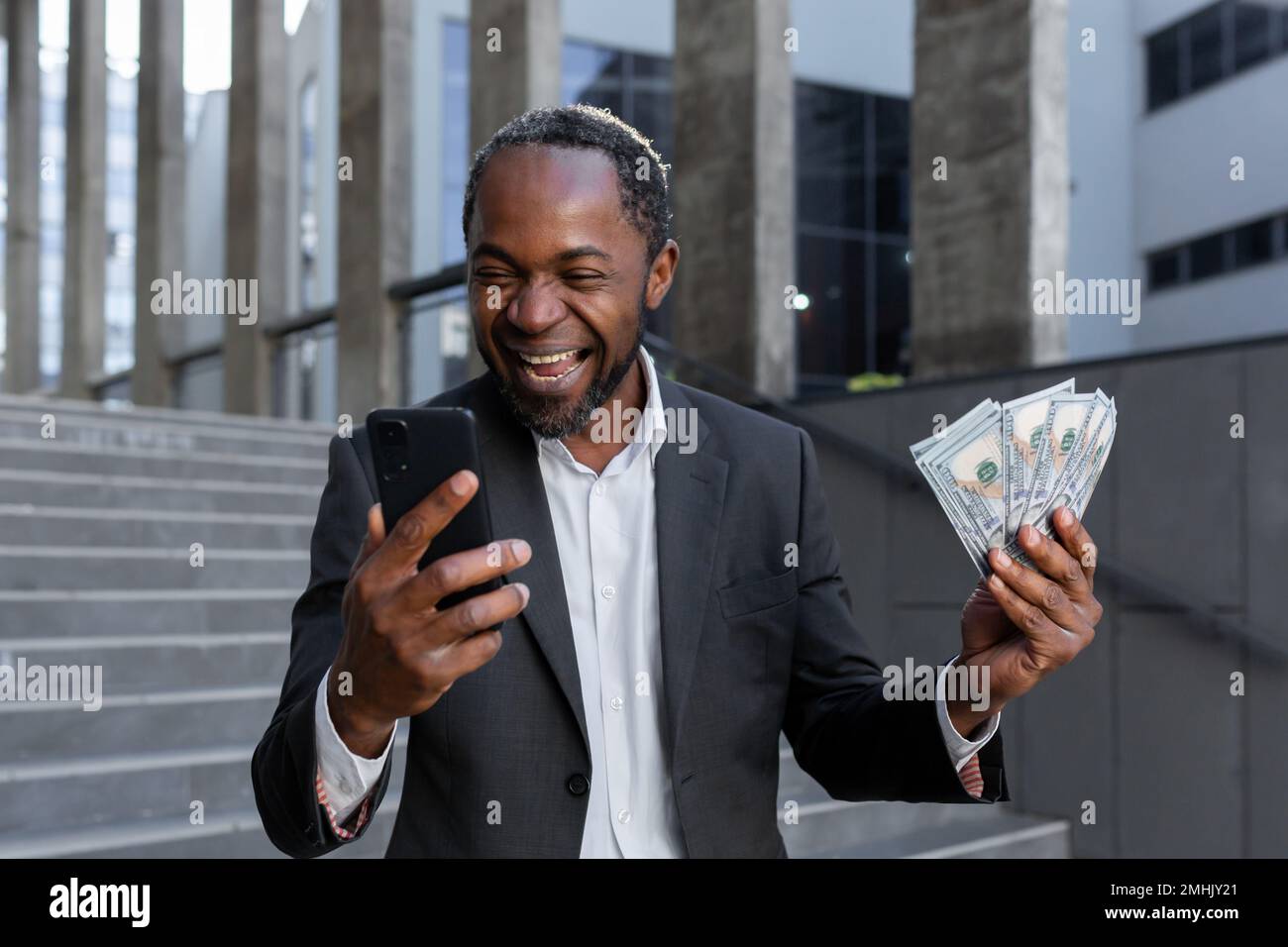Money boss man hi-res stock photography and images - Alamy