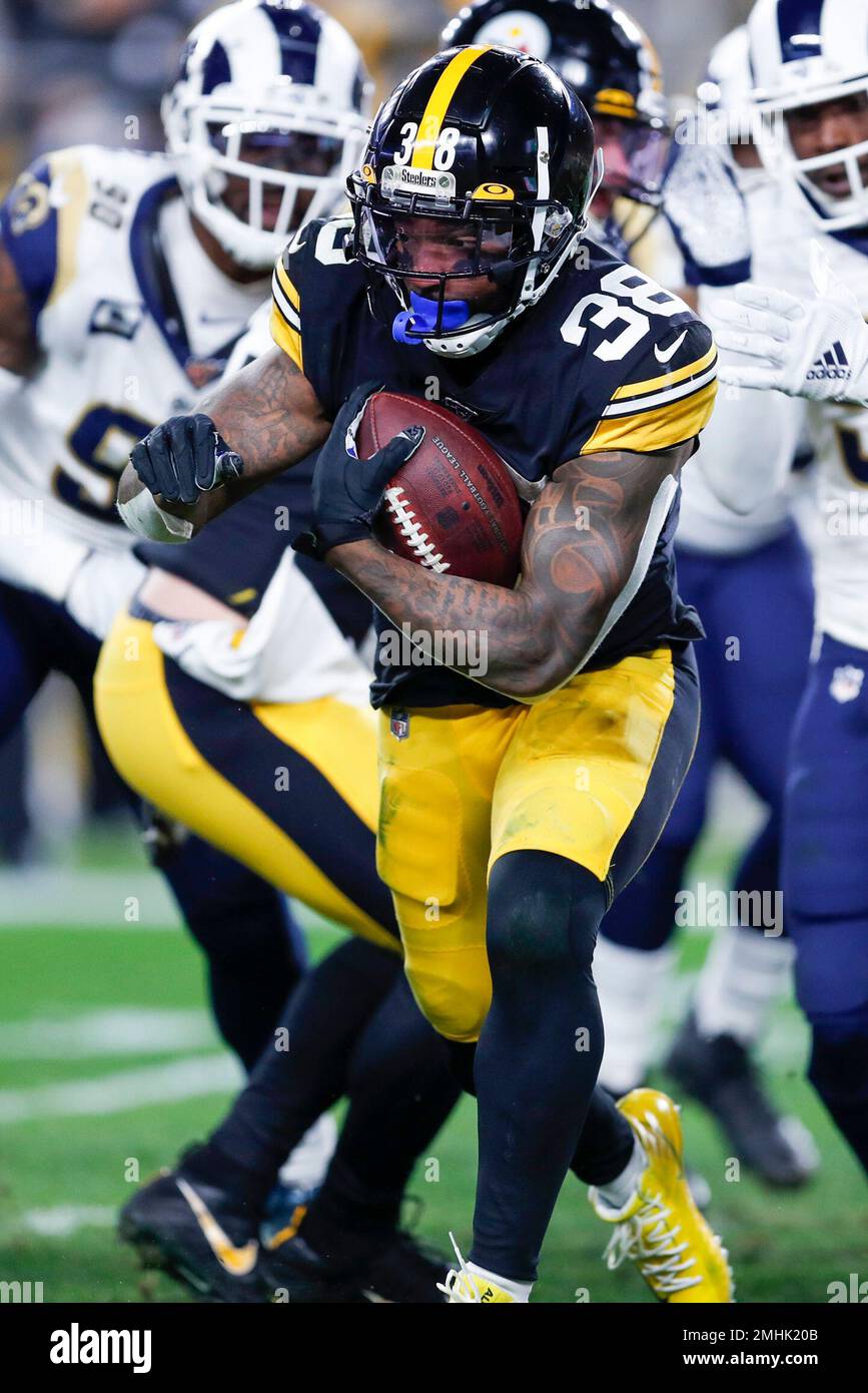 Pittsburgh Steelers running back Jaylen Samuels (38) carries the ...