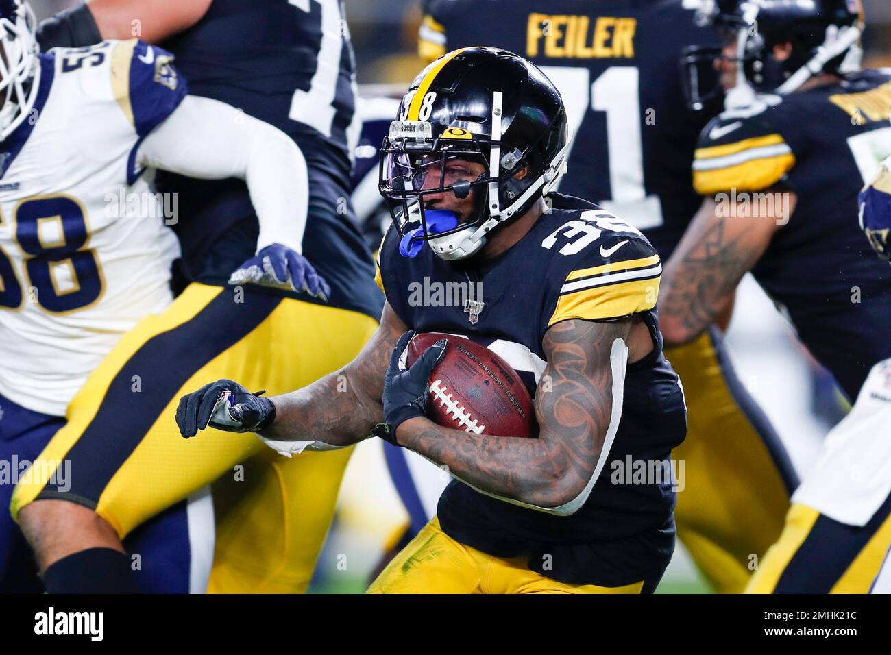 Pittsburgh Steelers running back Jaylen Samuels (38) carries the ...