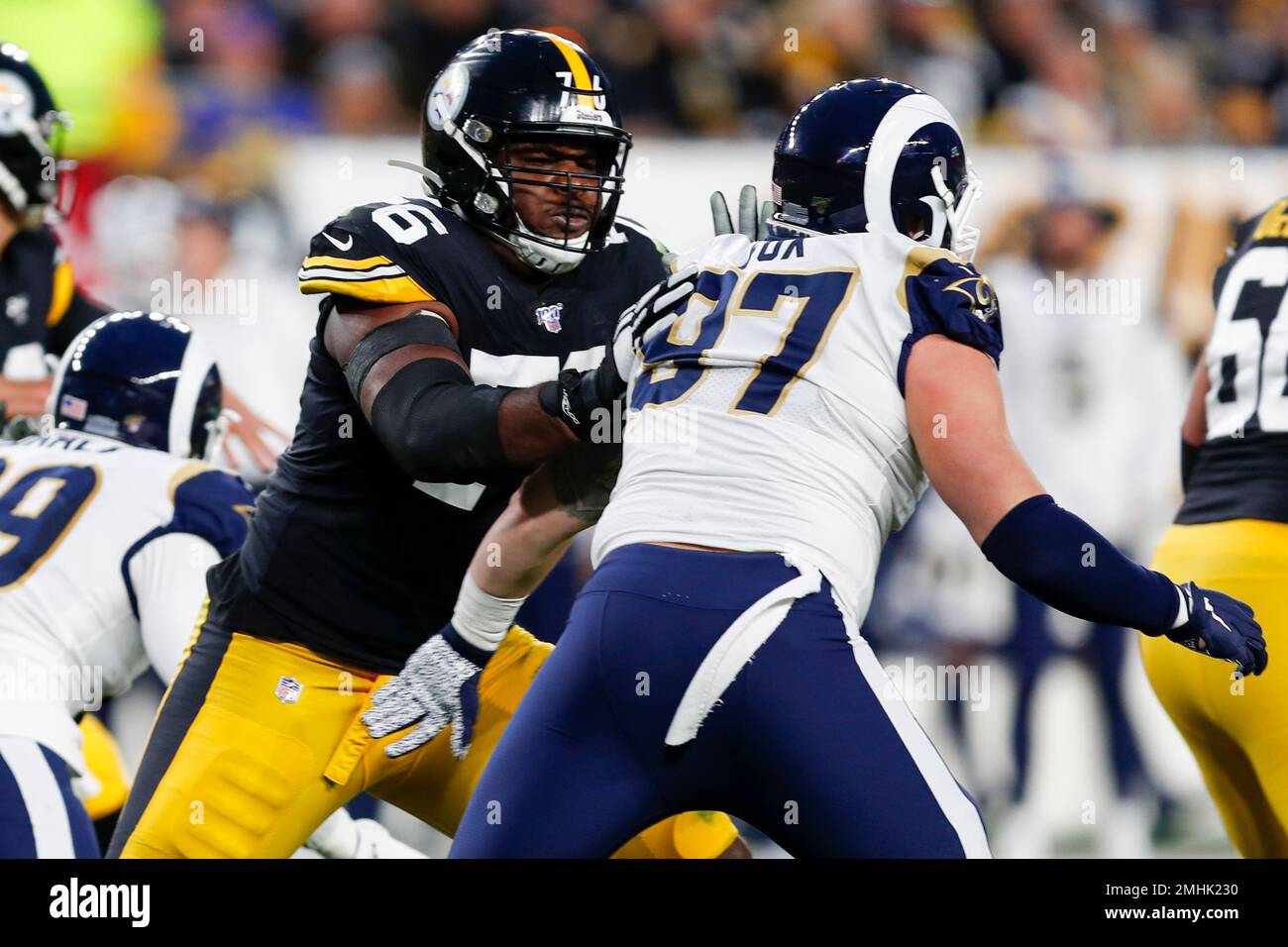 Pittsburgh Steelers offensive tackle Chukwuma Okorafor (76) blocks Los ...