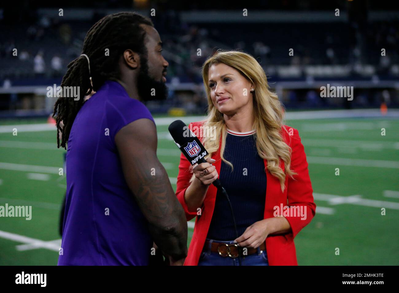 NFL Network reporter Jane Slater interviews Minnesota Vikings running ...