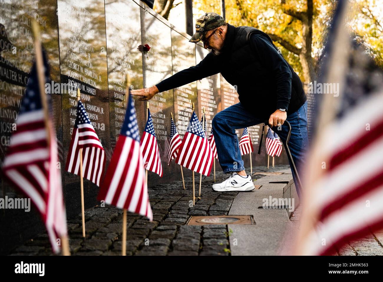 Veteran Michael Halper pays his respects to a friend killed in Vietnam ...