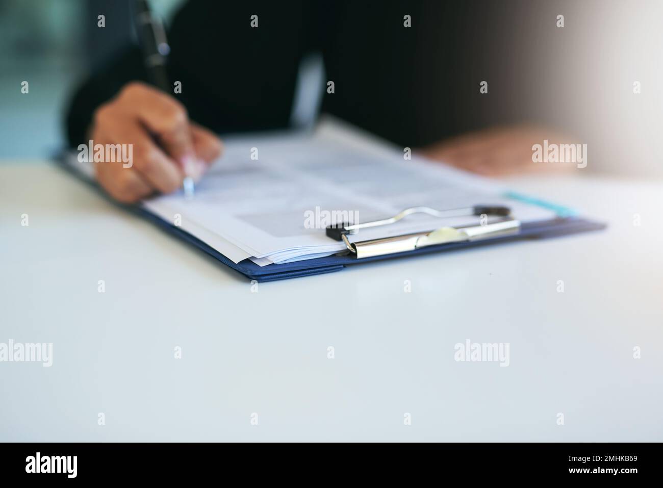 Woman holding paper boxes hi-res stock photography and images - Alamy