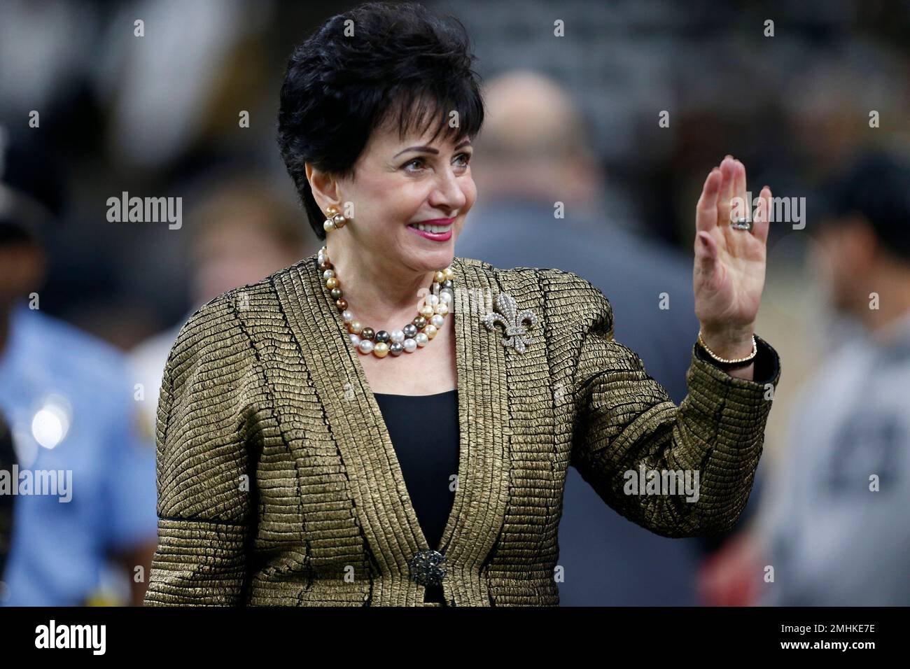 New Orleans Saints owner Gayle Benson waves before an NFL football game ...