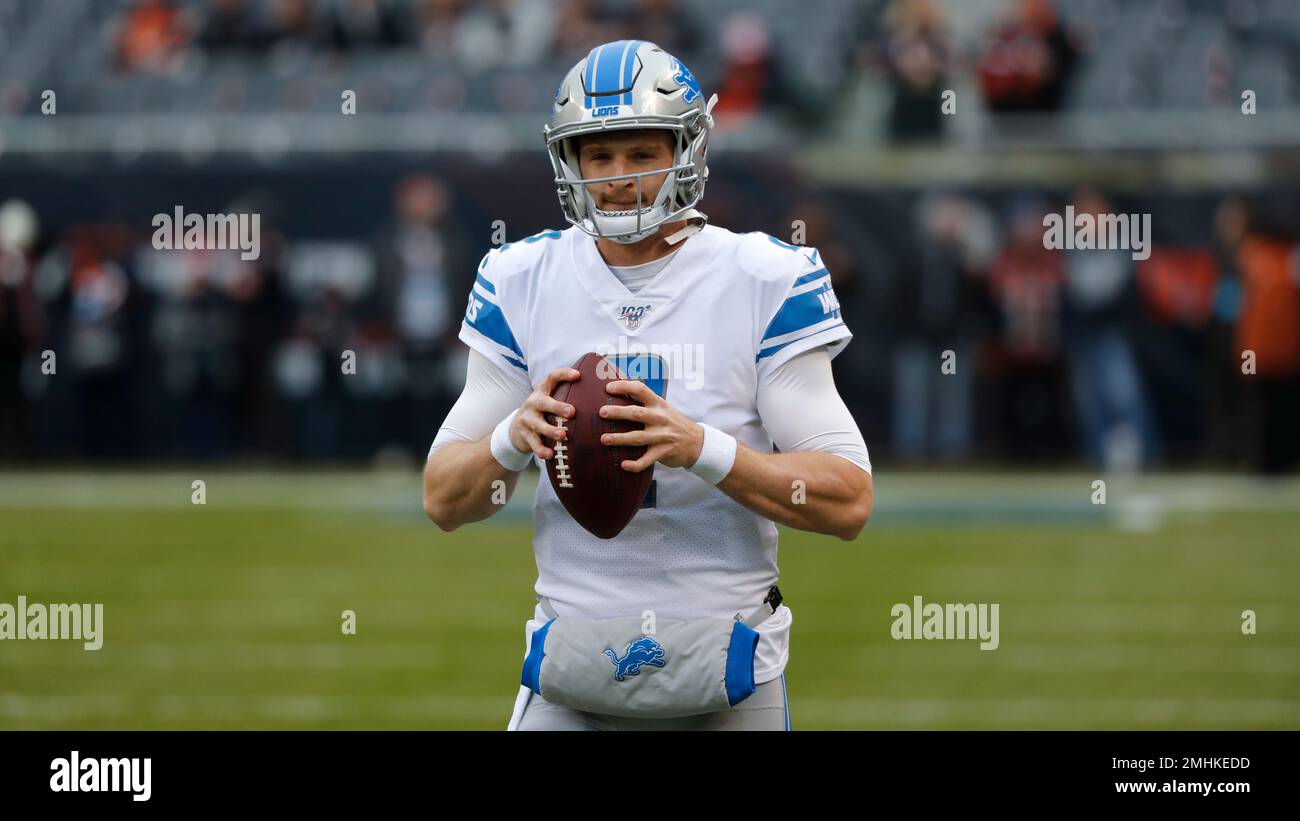 Detroit Lions quarterback Jeff Driskel warms up before an NFL football ...