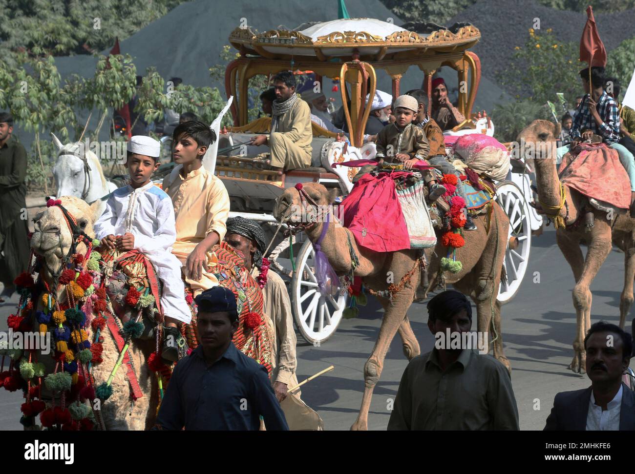 Pakistani Muslims celebrate the Mawlid al-Nabi holiday, marking the ...