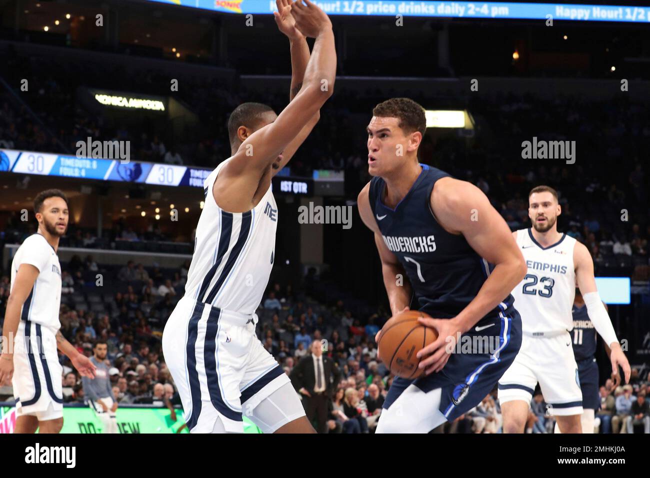 Memphis Grizzlies' Bruno Caboclo (5) defends against Dallas Mavericks ...