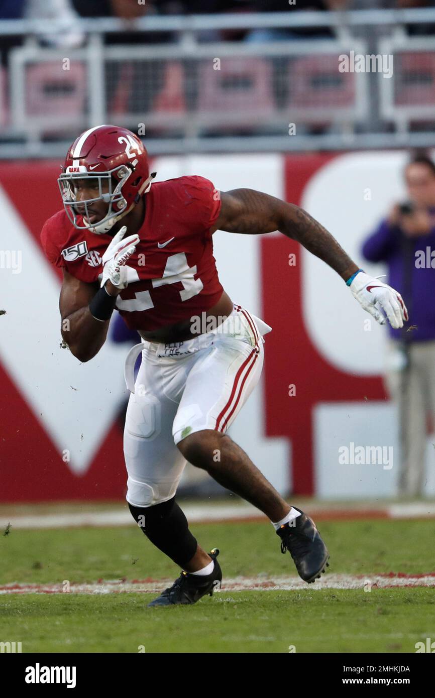 Alabama linebacker Terrell Lewis (24) rushes the quarterback in the ...