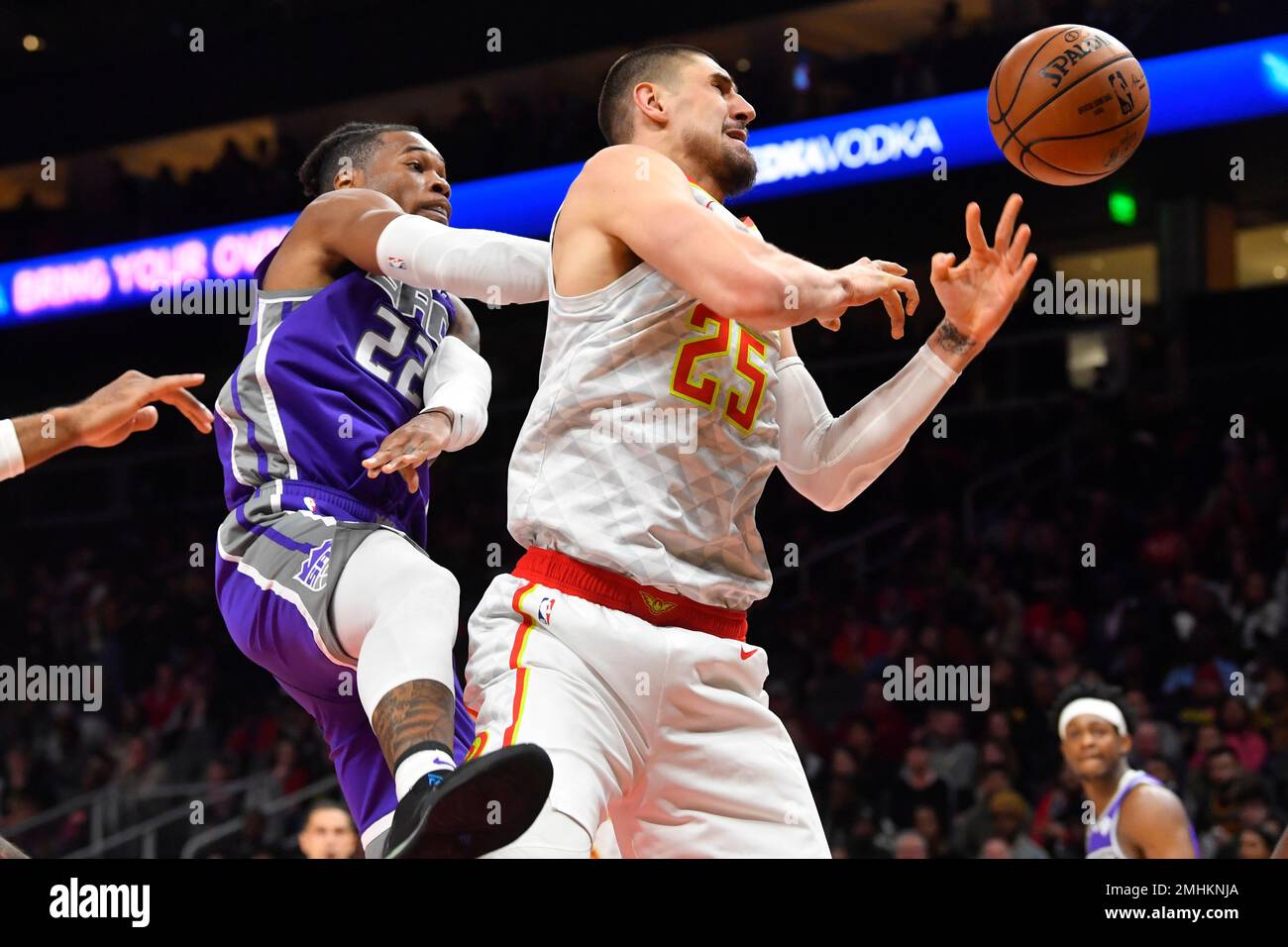 Sacramento Kings forward Richaun Holmes (22) and Atlanta Hawks center ...