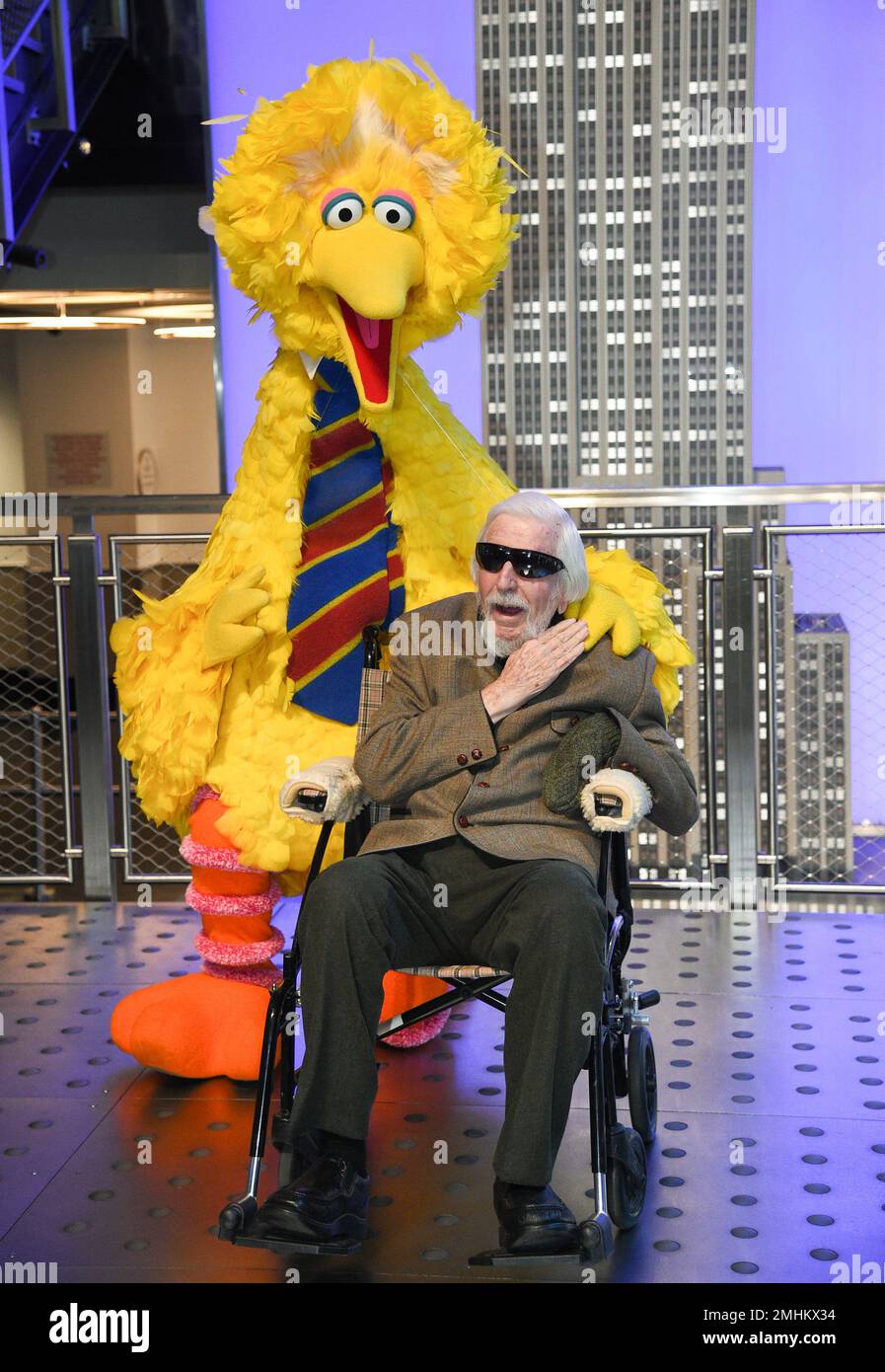 Sesame Street's Big Bird and puppeteer Caroll Spinney participate in ...