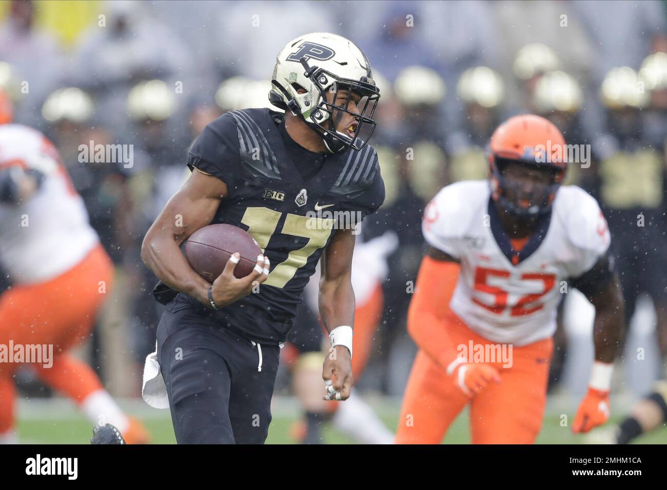 Purdue cornerback Byron Perkins (17) runs during the first half of an ...