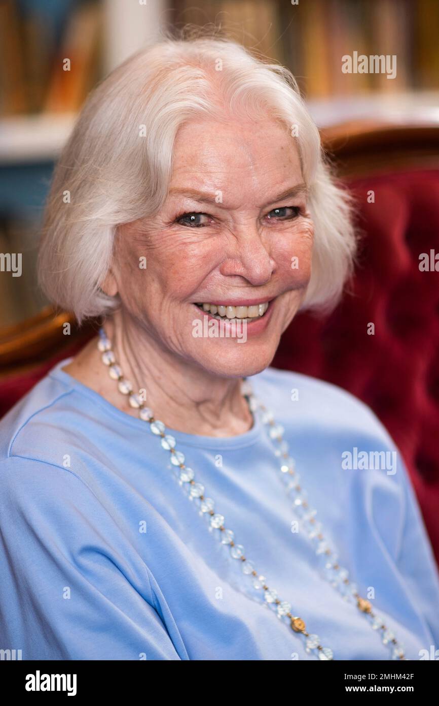 Ellen Burstyn poses for a portrait in the Paul Newman Library of the ...