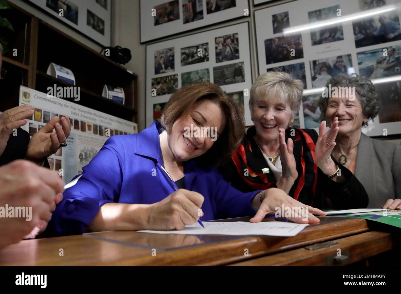 Democratic presidential candidate Sen. Amy Klobuchar, D-Minn., files to ...