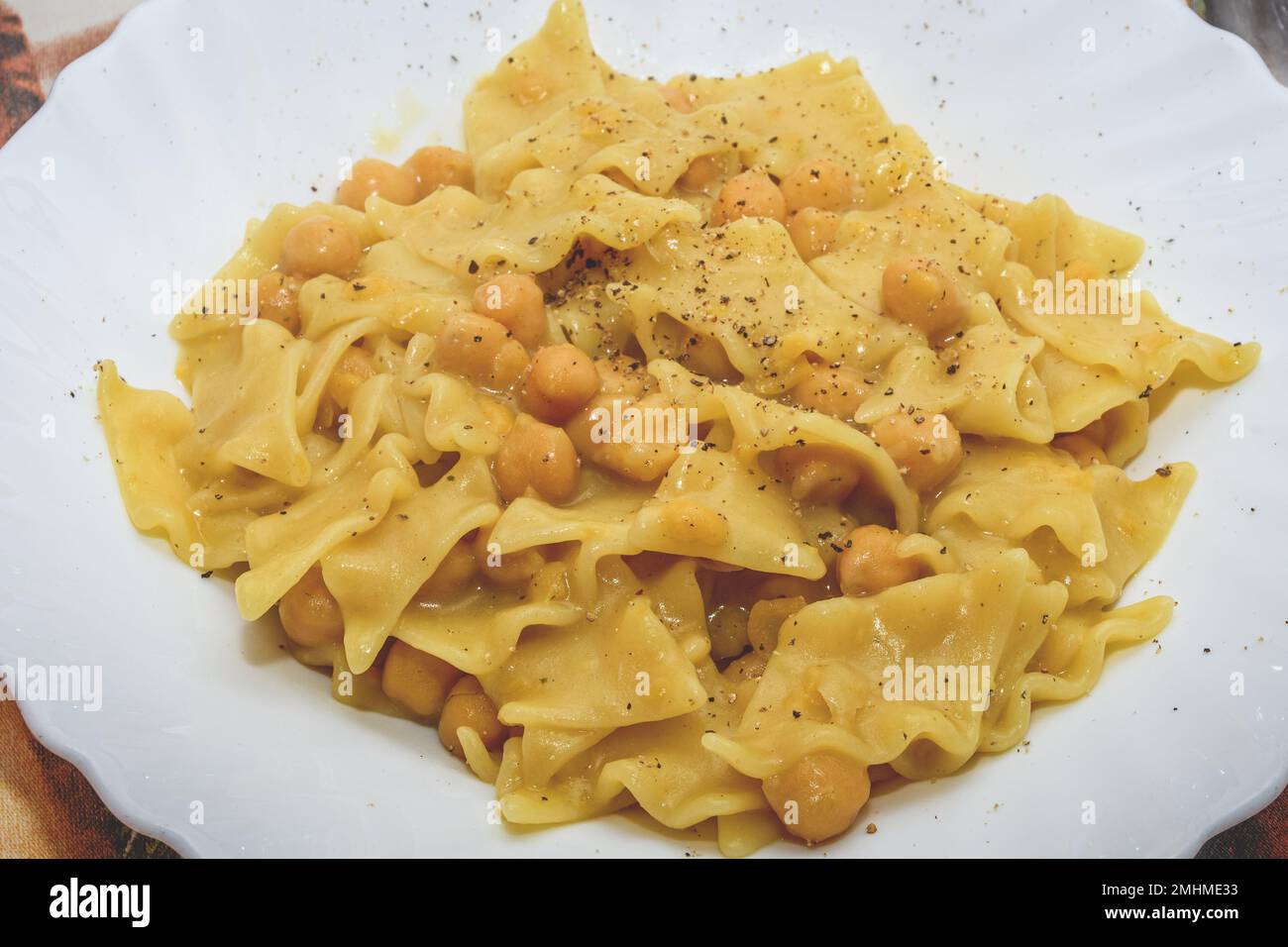 Traditional Neapolitan Pasta With Chickpeas Stock Photo - Alamy
