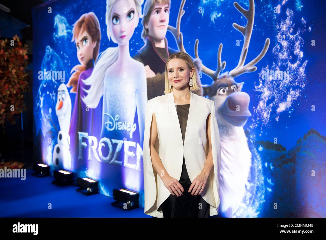 Actress Kristen Bell poses during the "Frozen 2" photo call on Monday ...