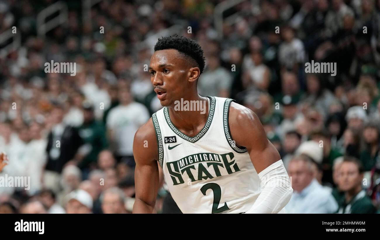 Michigan State guard Tyson Walker plays during the first half of an ...