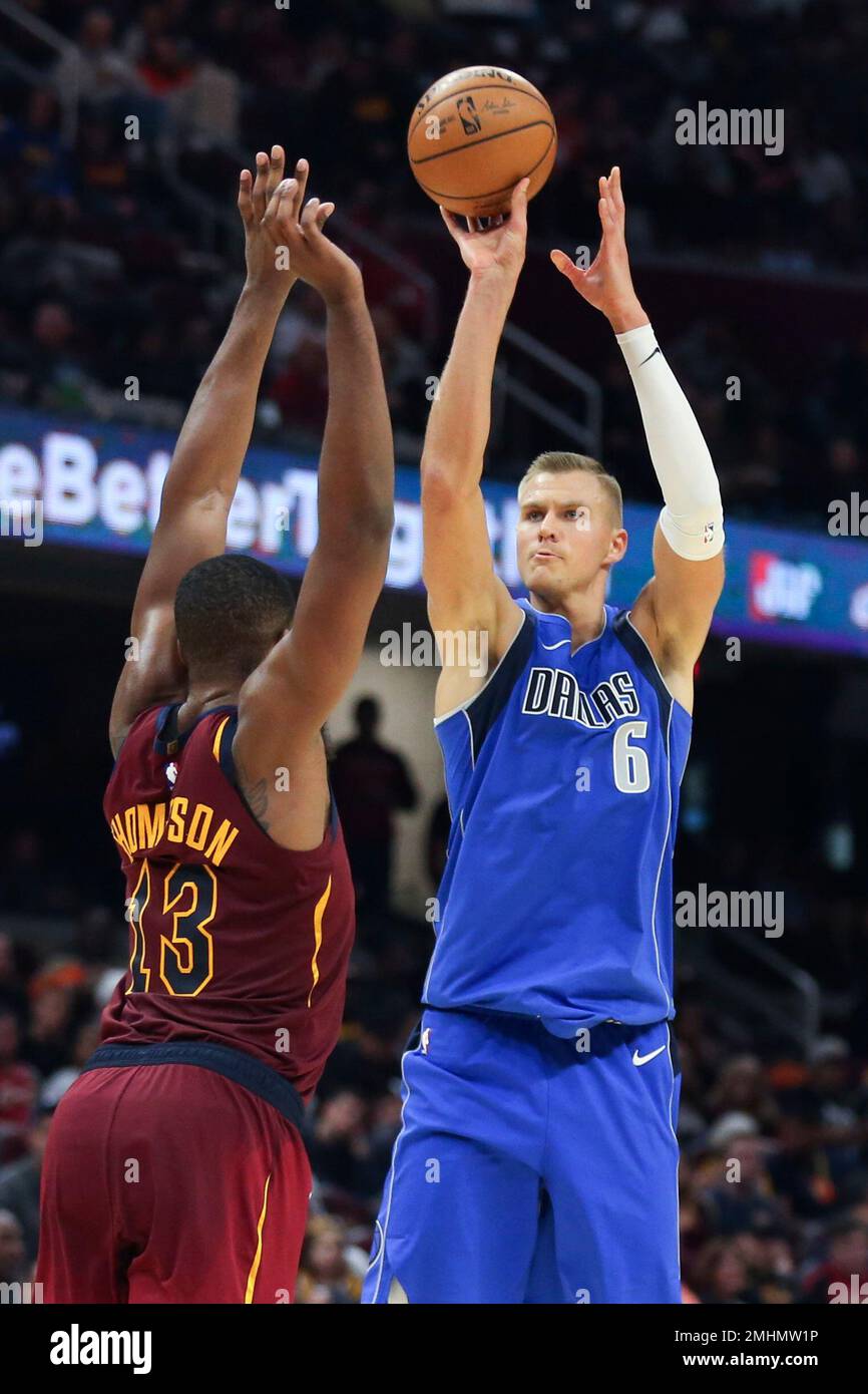 Dallas Mavericks' Kristaps Porzingis (6) shoots over Cleveland ...