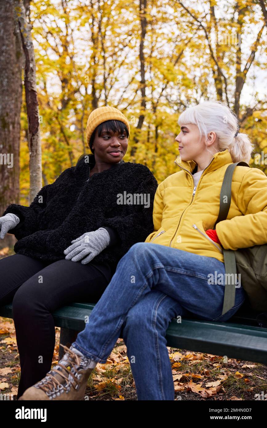 Friendship bond two friends hi-res stock photography and images - Alamy