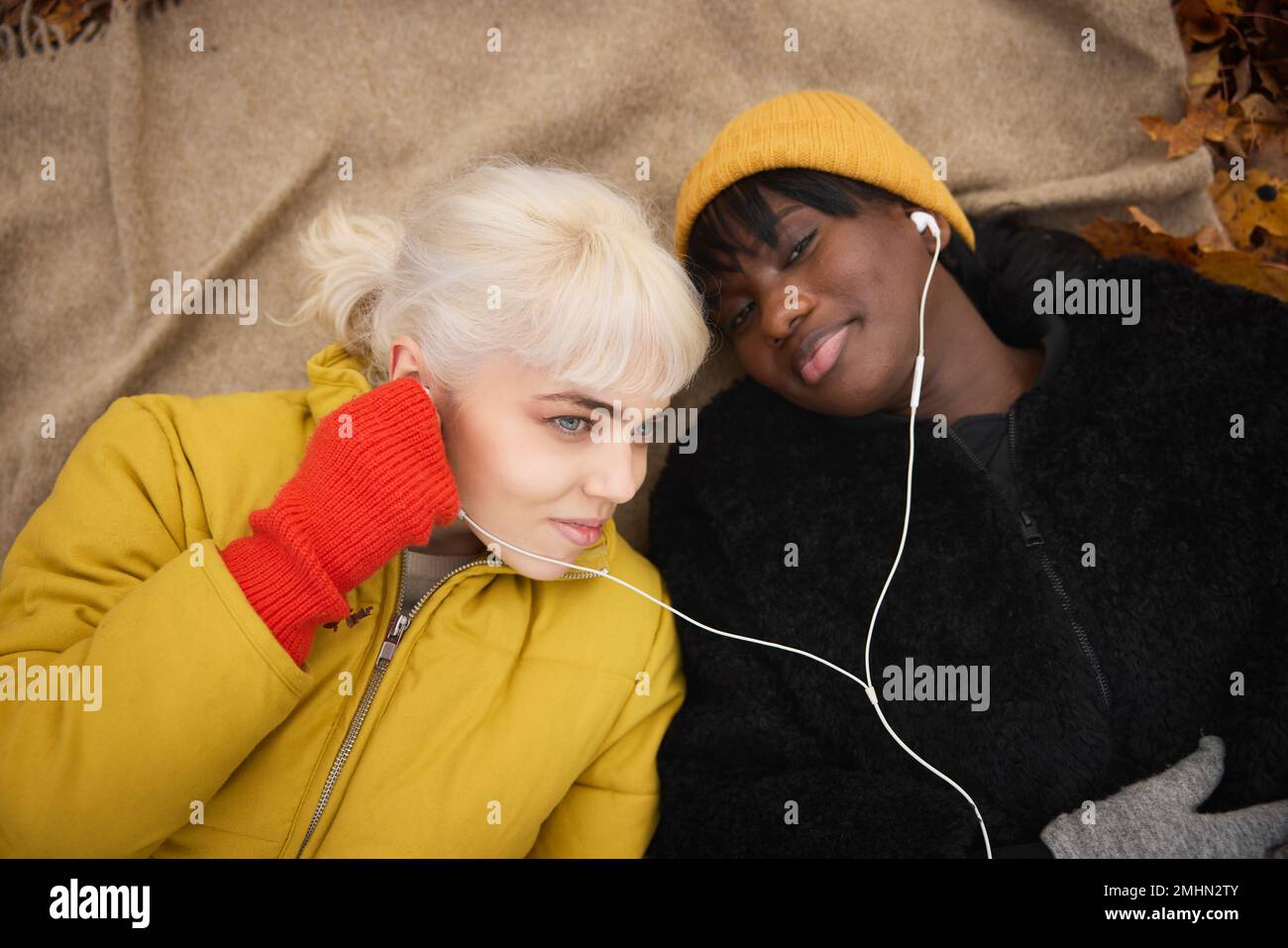 Female friend group fall hi-res stock photography and images - Alamy