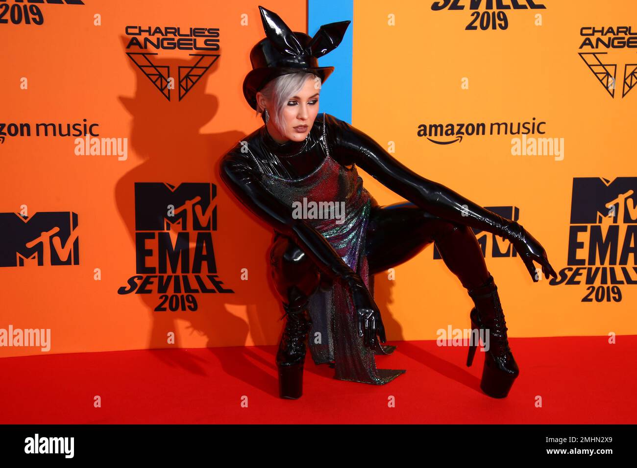 Singer Maruv poses for photographers upon arrival at the European MTV ...